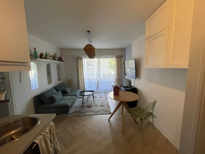 2 Pièces Avec Balcon Proche Paris - Courbevoie