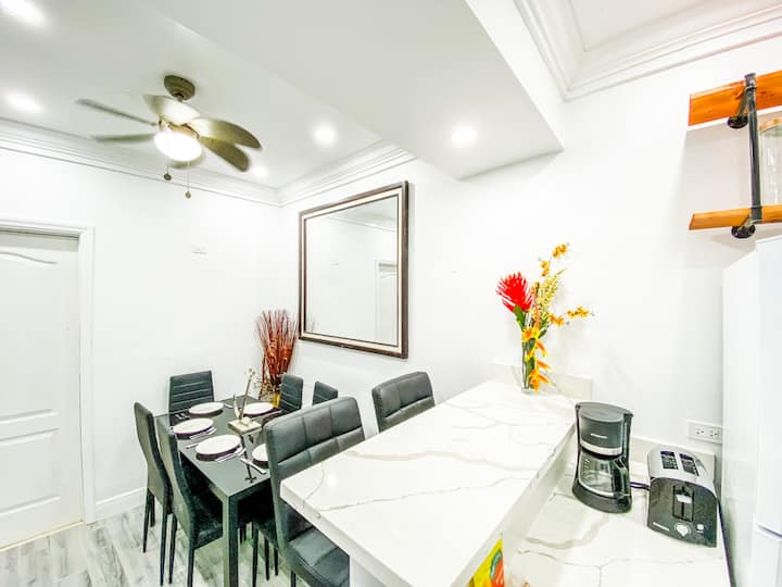 Ocean View Condo With Balcony Near Palm Cay Marina - Nassau