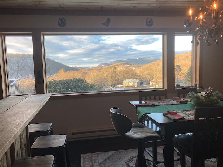 Omg! A Log Lodge W Mtn Views On A Horse Ranch! - Boone, NC