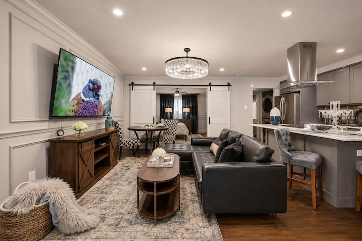Junius Avenue Hideaway | Private Patio - Dallas, TX