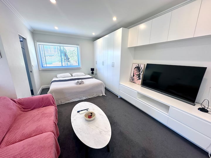 Luxury Renovated Studio - Randwick