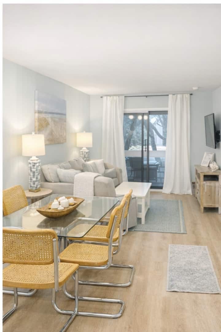 Fresh Coastal Condo Walk To Beach • Pool • Updated - Palmetto Dunes, SC
