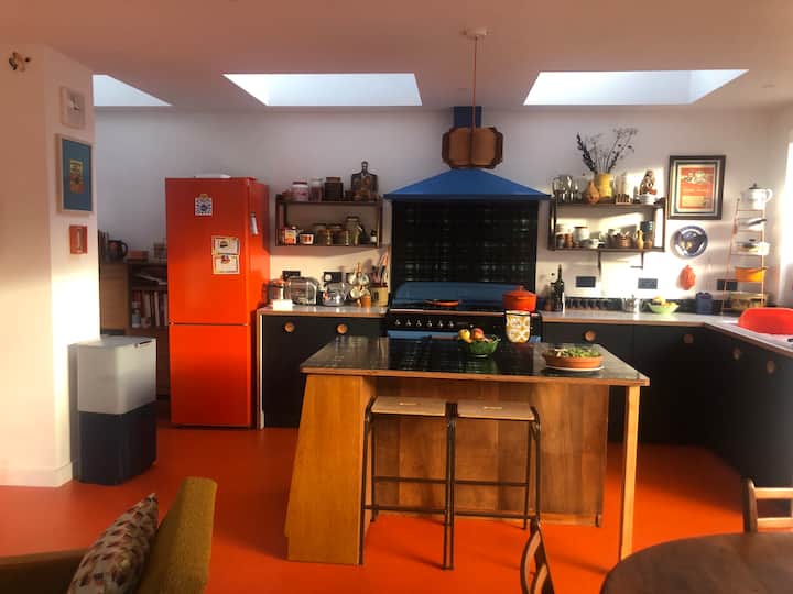 Quirky Family Home In Seaside Town - Littlehampton