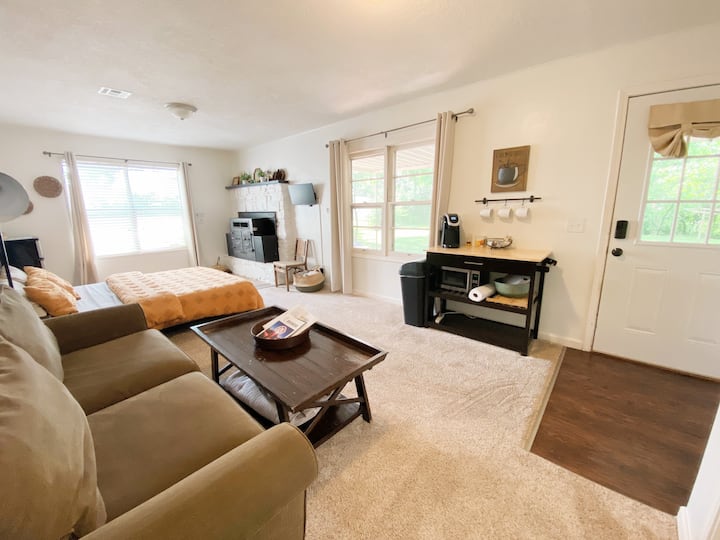 Boho Studio Minutes Away From Downtown. - Siloam Springs, AR