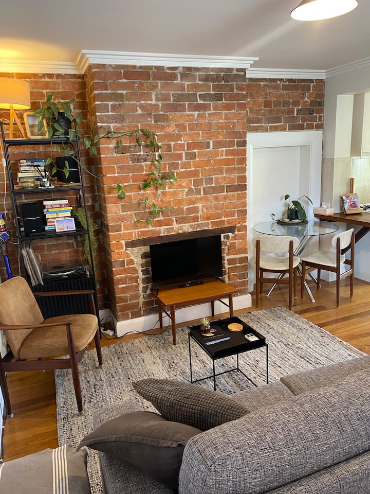 Gorgeous Newcastle Terrace - 1 Bed Grd Floor Unit - Merewether