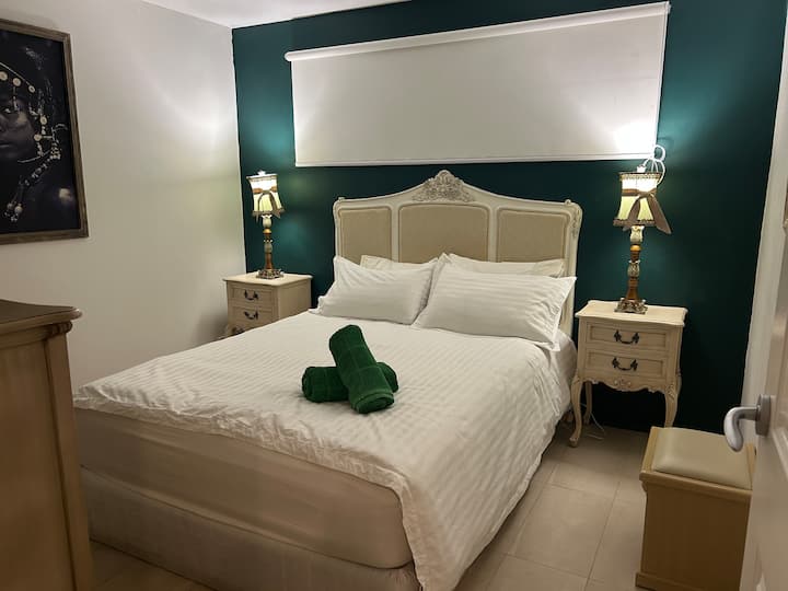 Whitfords Retreat - ジューンダラップ