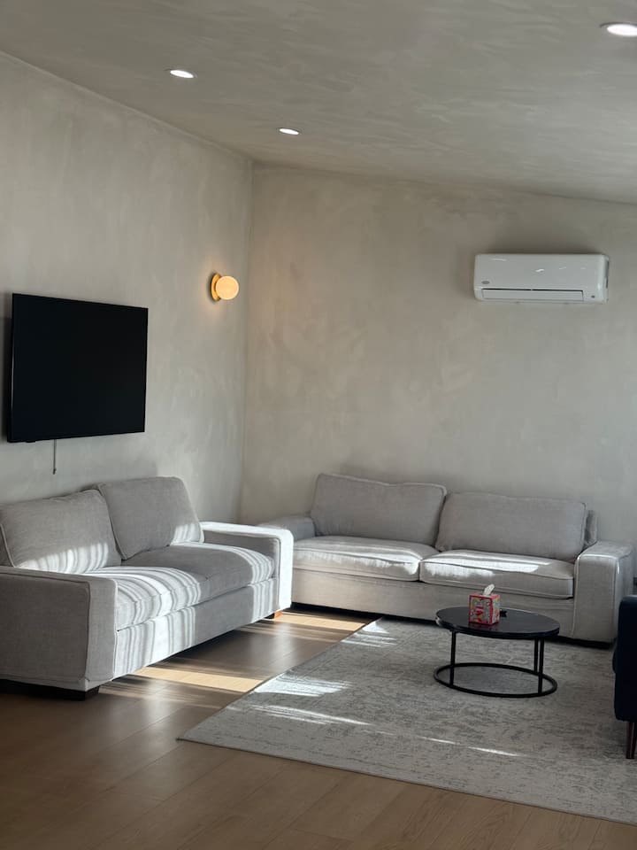 Modern * Chef Kitchen * Parking * Pet-friendly - San Mateo, CA