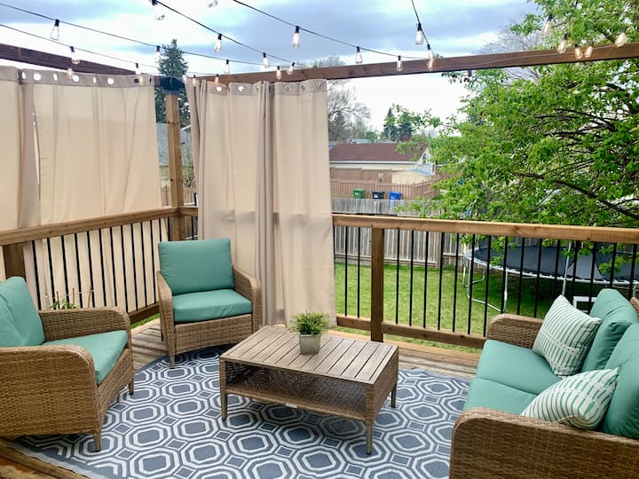 Spacious Newly Renovated Home- 5brd, 2 Living Room - Red Deer