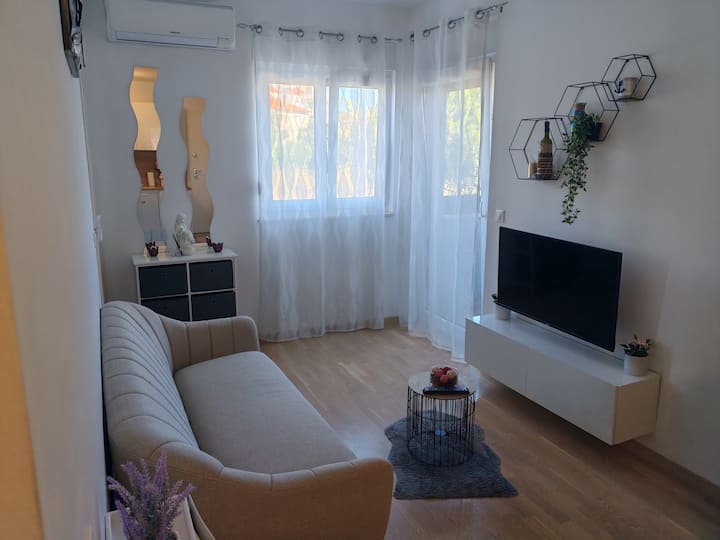 Beautiful Apartment For Two In Zadar - Zadar