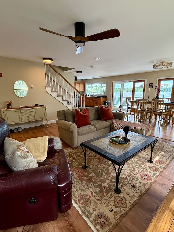 Cozy Lakefront Getaway In New Hampshire - Rochester, NH