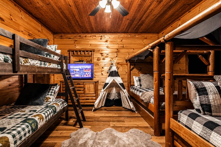 Cozy Blue Ridge Cabin | Hot Tub, Sauna & Games - Mineral Bluff, GA