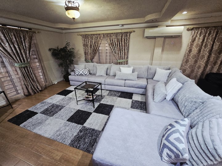 Spacious 4 Bedrooms 4 Baths Family House - Guyana