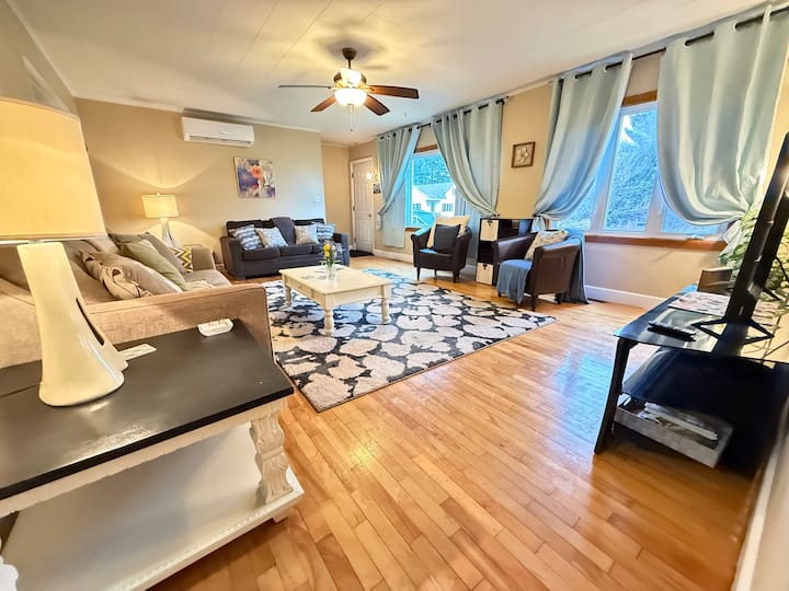 2 Bedroom Home Close To Sled Trails And Downtown. - Presque Isle, ME