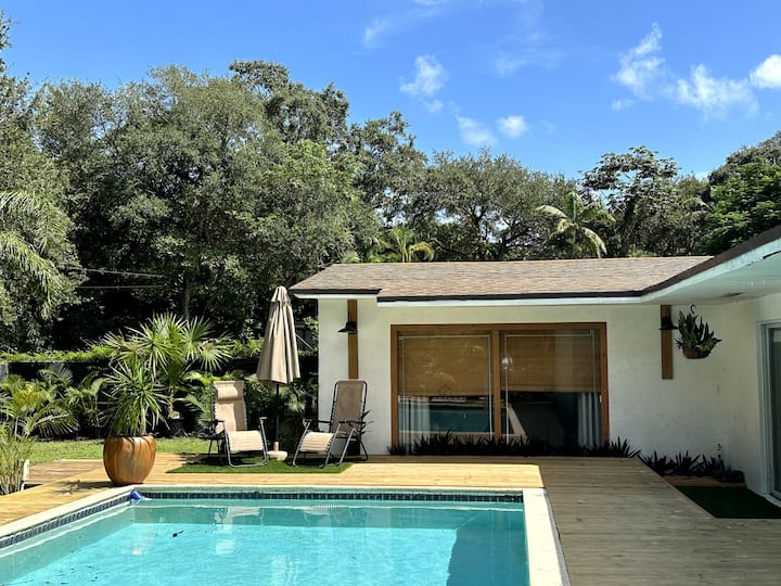 Tropical Villa W/ Private Pool | 10 Min To Beach - North Miami, FL