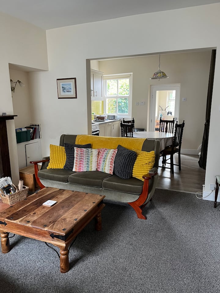 Traditional Cottage With Woodburner - Settle