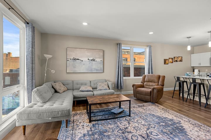 Unit 32 Stylish 1br 1ba Apartment Long-term Stays - Revere, MA