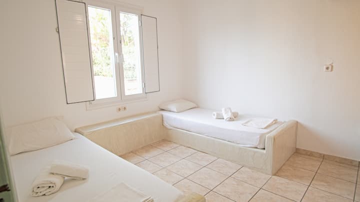 Studio For 4 People With Kitchen - Ios