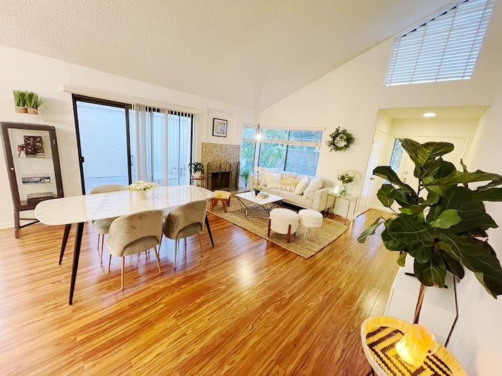 2b2b ｜ Irvine Uci Park Town Home - Irvine, CA
