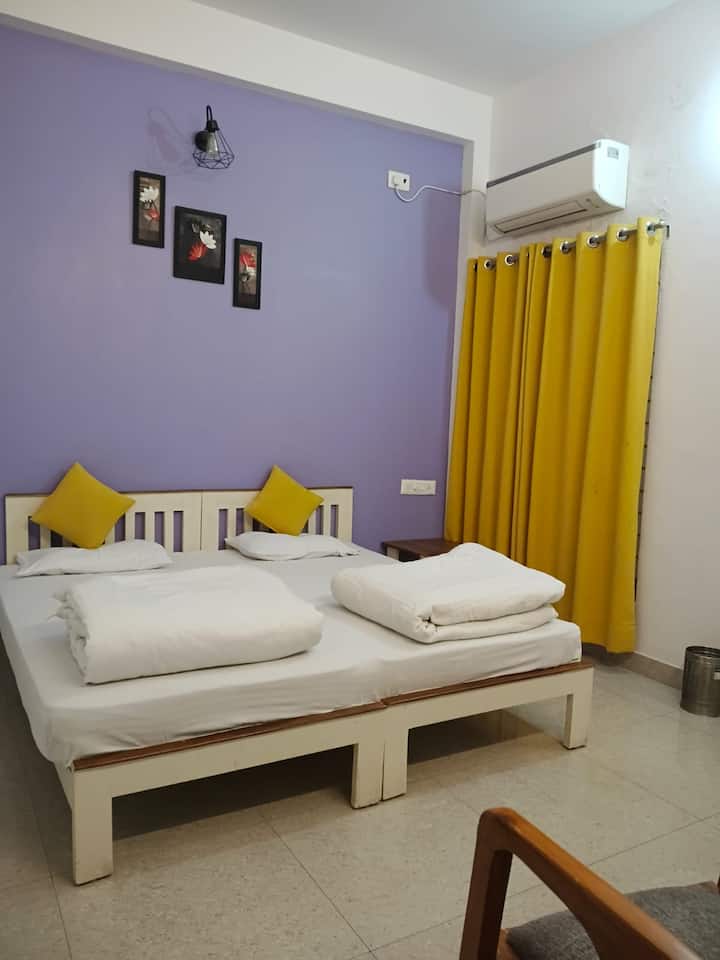 The Autumn Leaves Charming Room No. 2 - Bhopal