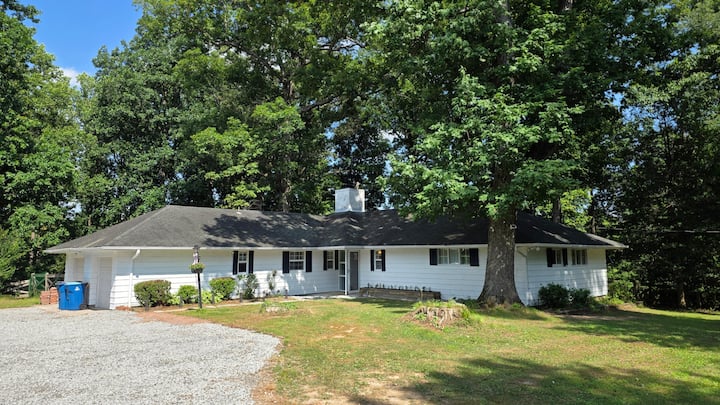 Quiet 3br/2ba Getaway @Vienna | 12 Min Iad, Tysons - Reston, VA