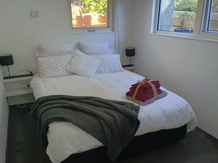 Stylish Inner City 1 Bedroom Apartment - Hobart