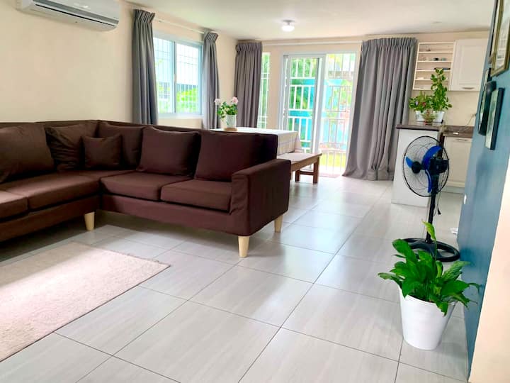 3br House Near Clark Airport, Sm And Korea Town - Angeles