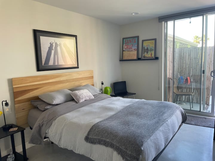 Modern Casita!  Pool! Sweet Yard, Pet Friendly - Palm Desert, CA