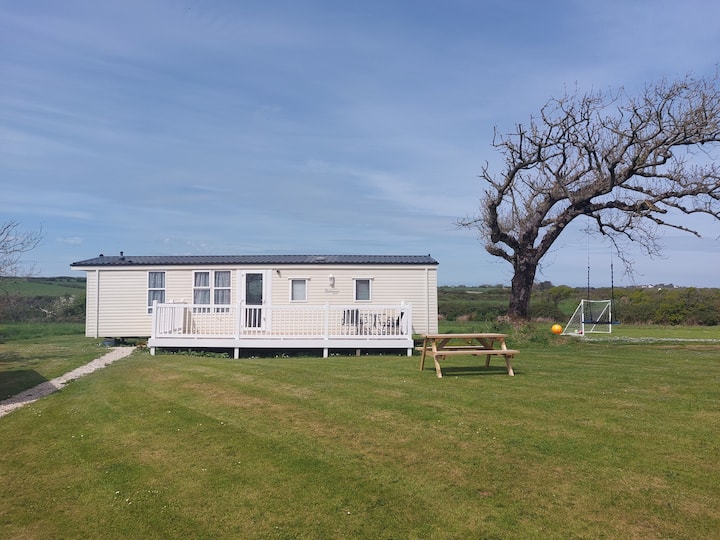 Escape To A Peaceful Rural Caravan Near Aberdaron - Aberdaron