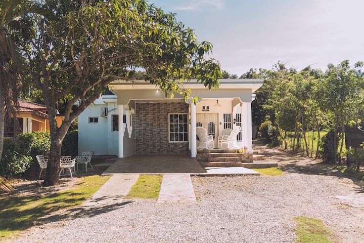 Villa Doña Guarina, Para Escapar De La Alienación. - Dominicaanse Republiek