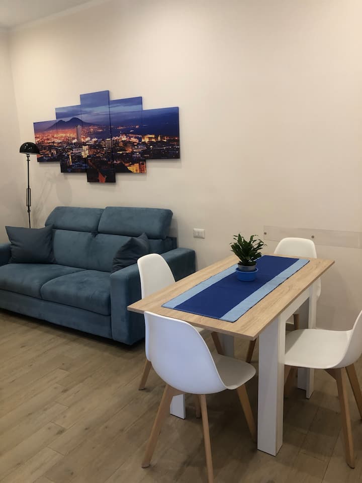 Sunnyhouse - Naples, Italie