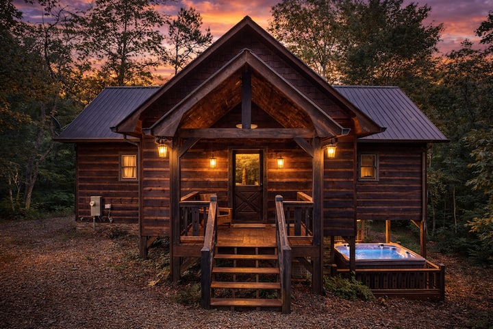Trinity Hills Family Cabin | Hot Tub & Paved Roads - Mineral Bluff, GA