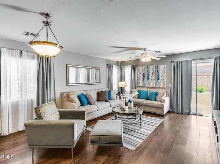 Spacious 4br W/ Backyard Spa Near Westgate - Glendale, AZ
