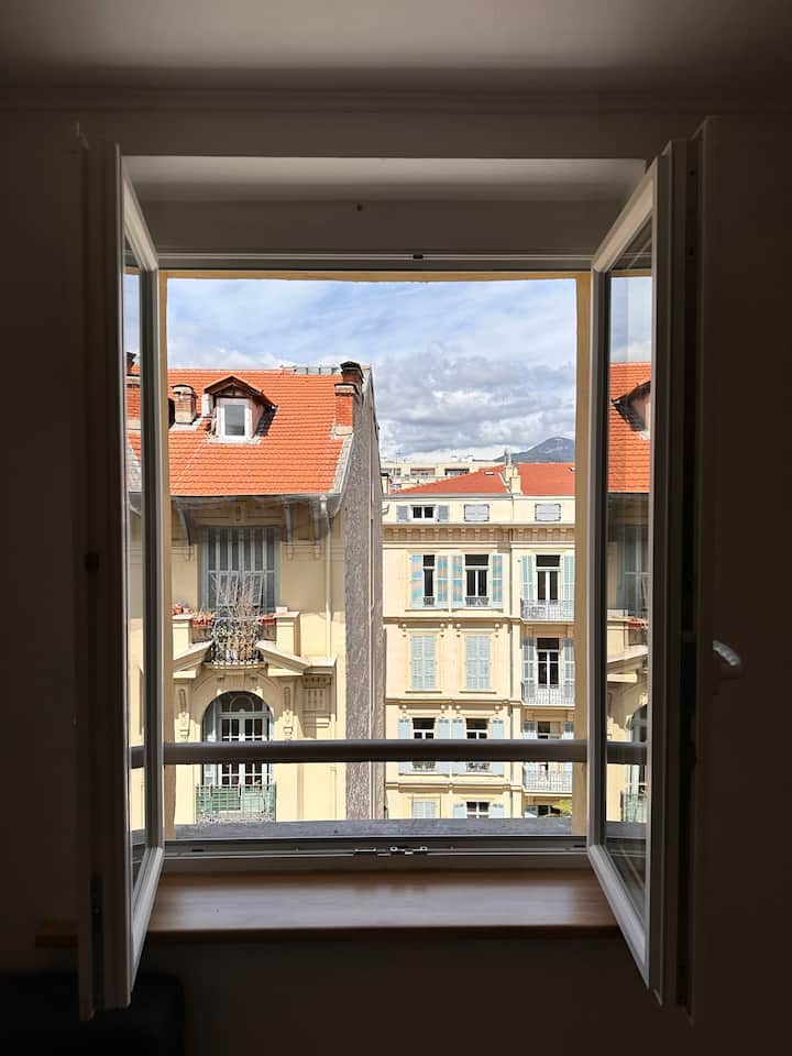 ✈️🏖🌴Studette✅️😎
      Nice Massena #2 - Nice