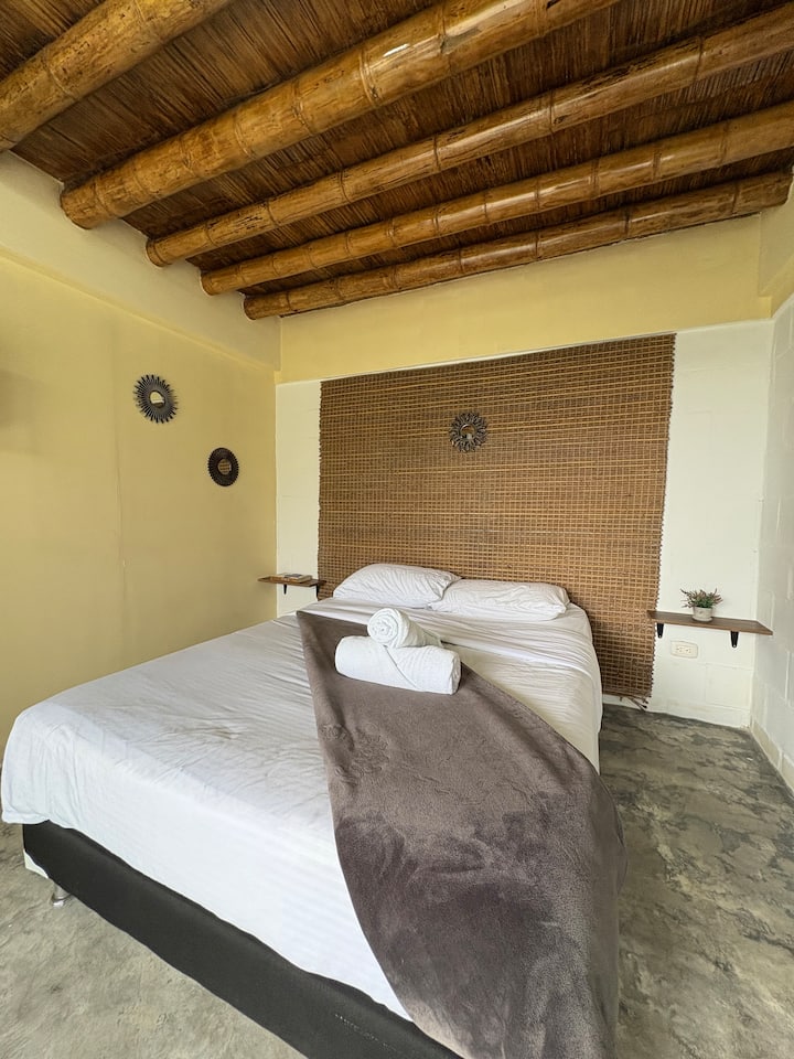 Bhutan Country Room 1 For 2 With Private Bathroom - Filandia