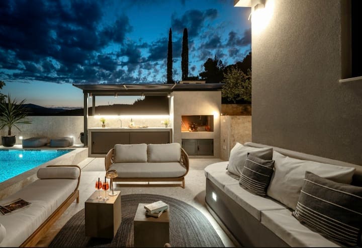 Luxory Apartment (2) With Swimming Pool - Jelsa