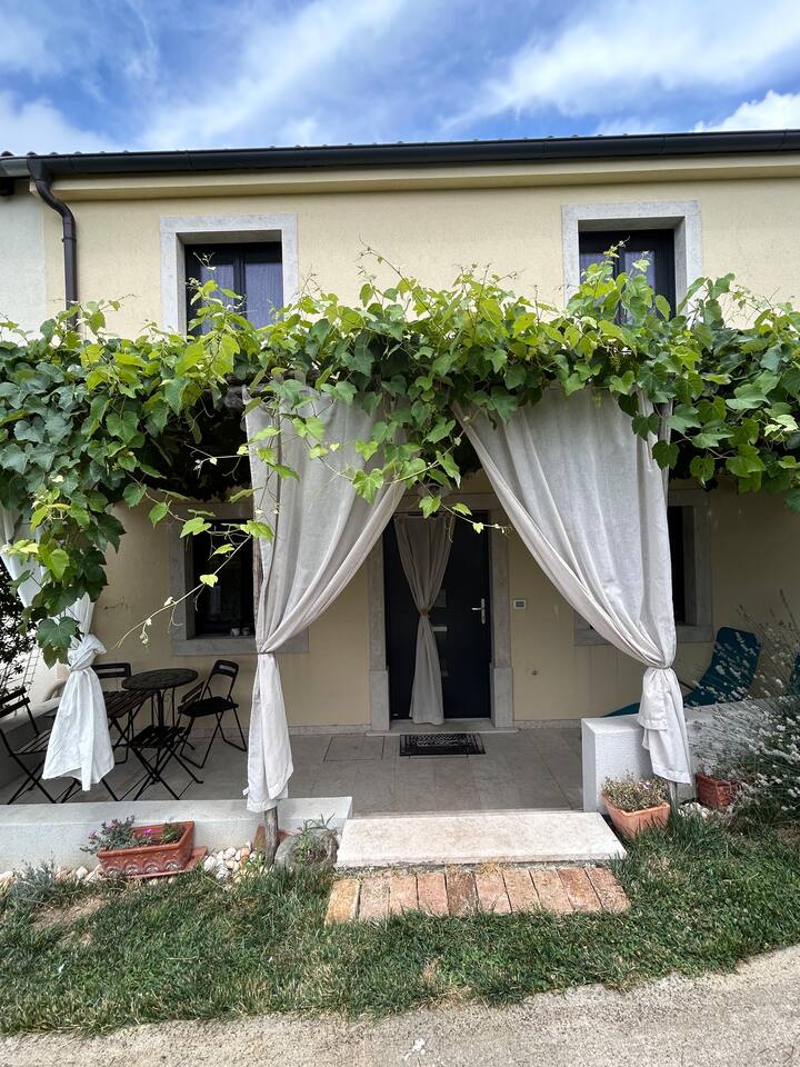10 Km Sea, Well House, Luxury, Parking, Quiet Area - Slovenya