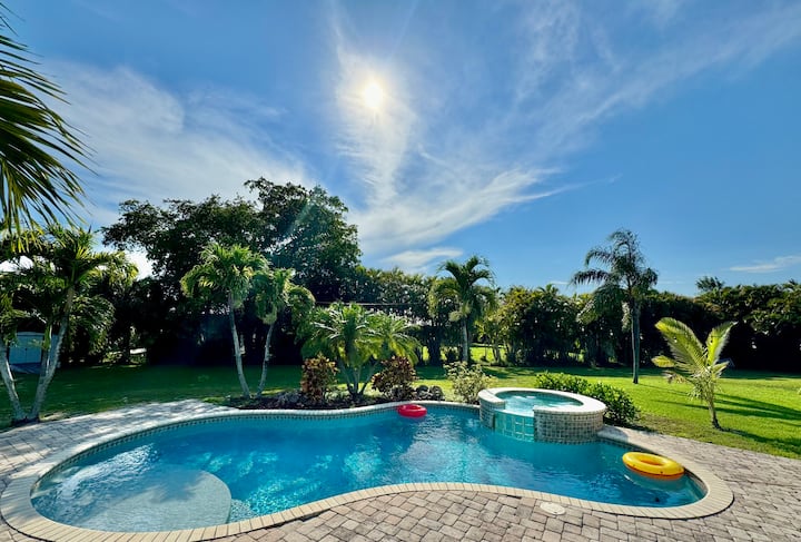 Sunshine Bungalow Pbg
(Private Bath & Entrance - Jupiter, FL