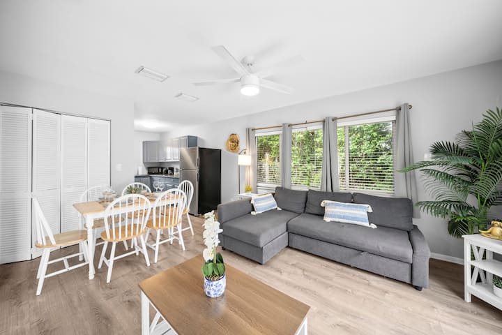 Cozy & Roomy 2 Bd Apt+ Pool-parking-kitchen+ - Fort Lauderdale