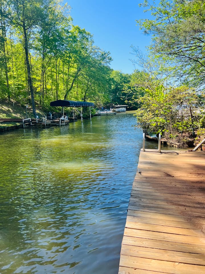 Cozy Home On Lake Oconee W/gameroom & Golden Tee - Lake Oconee, GA