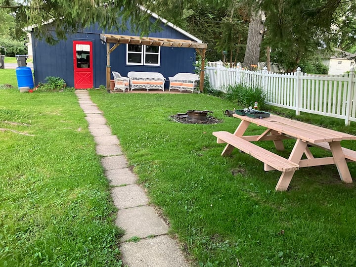 Cozy Quirky Cottage 2 Br/1bath - Marshfield, WI
