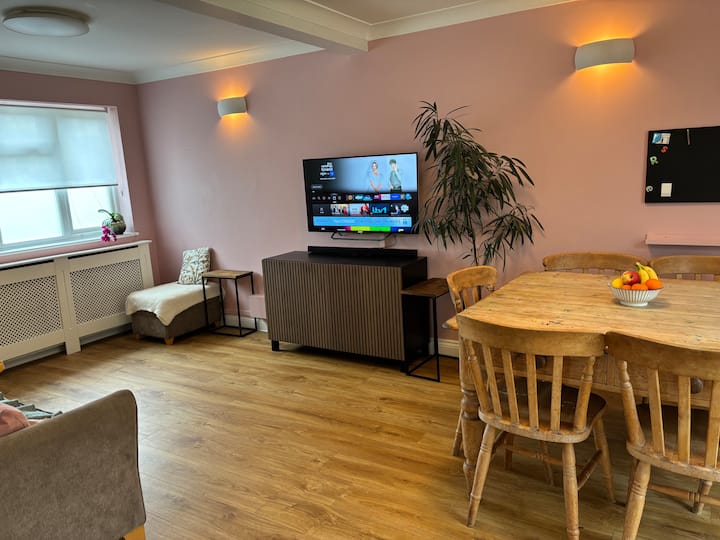 Acer House-comfy, Spacious With Garden And Parking - Exeter