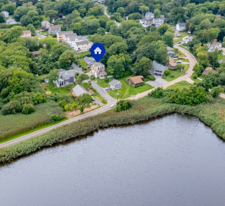 Bonnet Shores Water View House - Walk To The Beach - Narragansett, RI