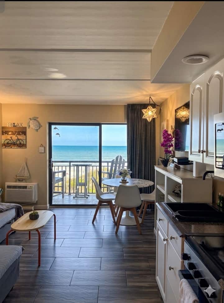 Beach Life In Oceanview Condo - Crescent Beach, FL