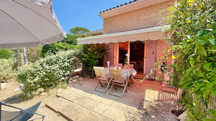 Noël Cosy Gîte Calme Avec Piscine Chauffée - Calvisson