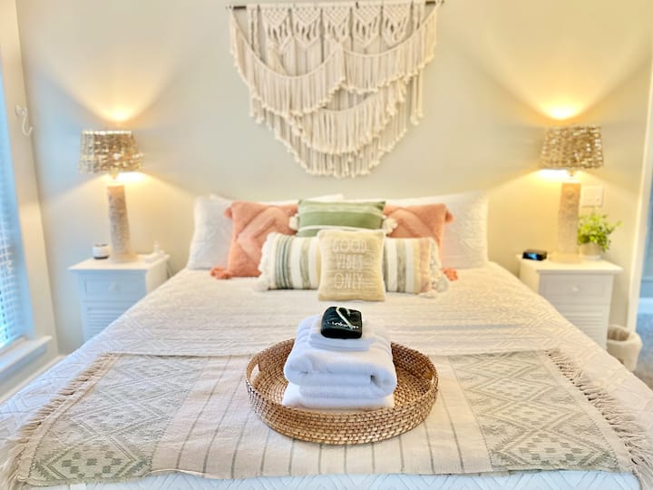 Cozy Cottage, Sound Views, Centrally Located! - Kitty Hawk, NC