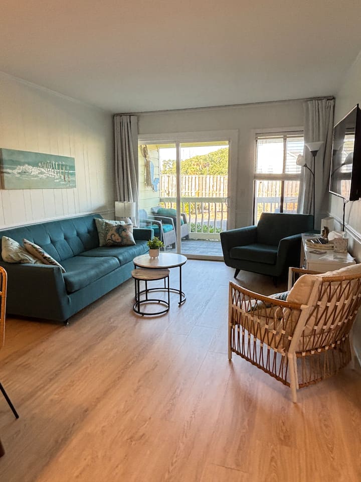 1st Floor Spacious Condo Steps To Front  Beach Iop - アイル・オブ・パームズ, SC