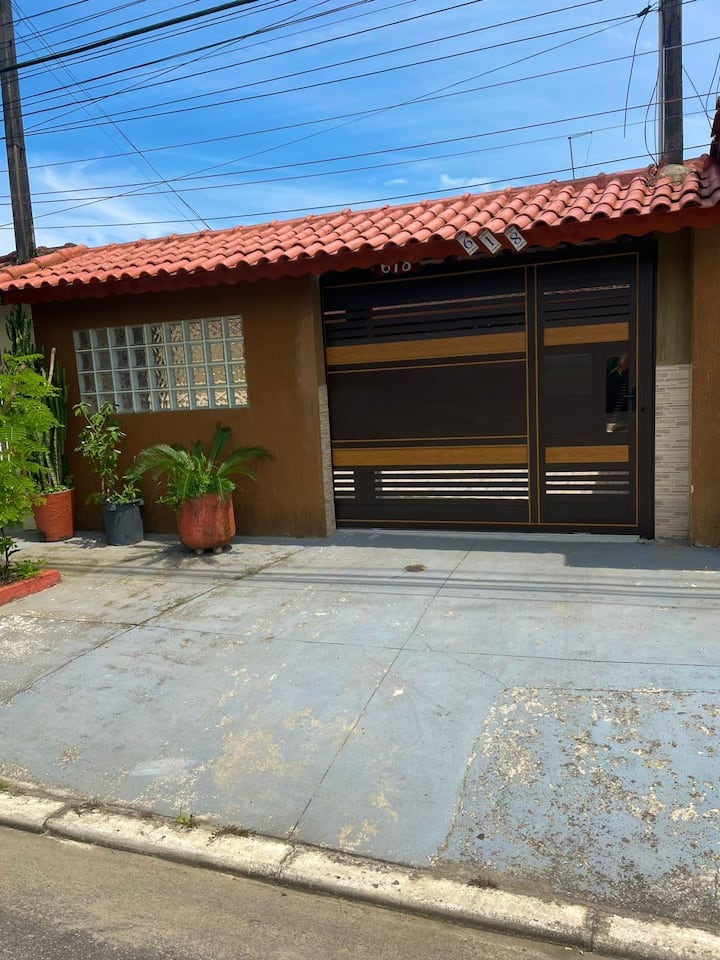 Casa Grande, Adequada Para Crianças E Pet Friendly - Bertioga