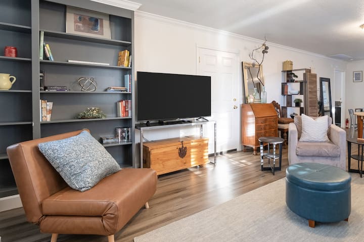 Modern Guest House On A Beautiful Estate - Gilroy, CA