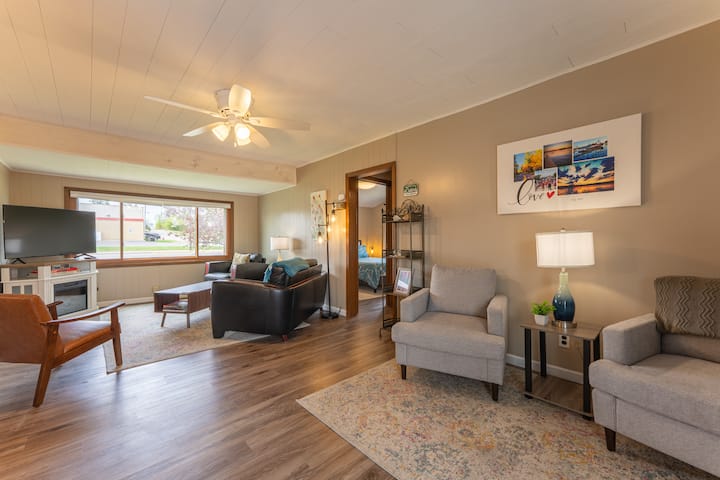 Ely Hometown Bungalow With Patio - Ely, MN