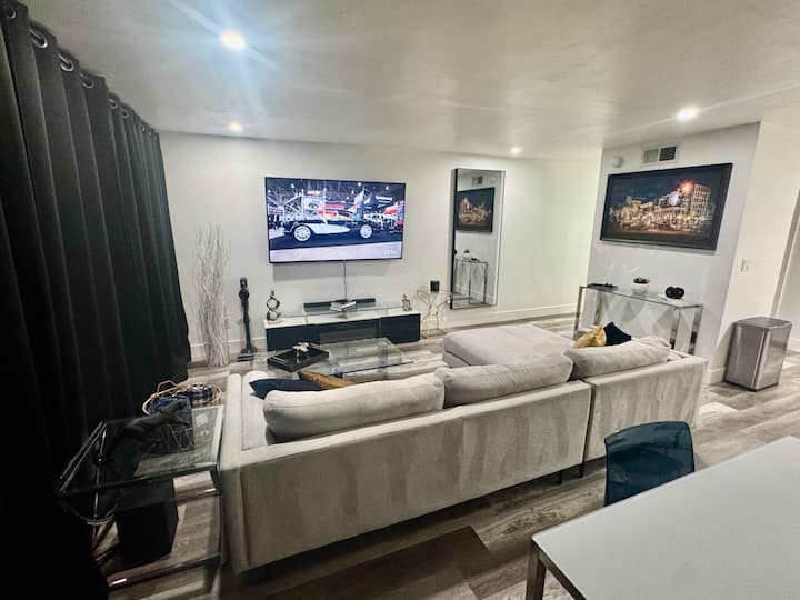 1-bedroom Condo In The Heart Of San Diego. - San Diego, CA
